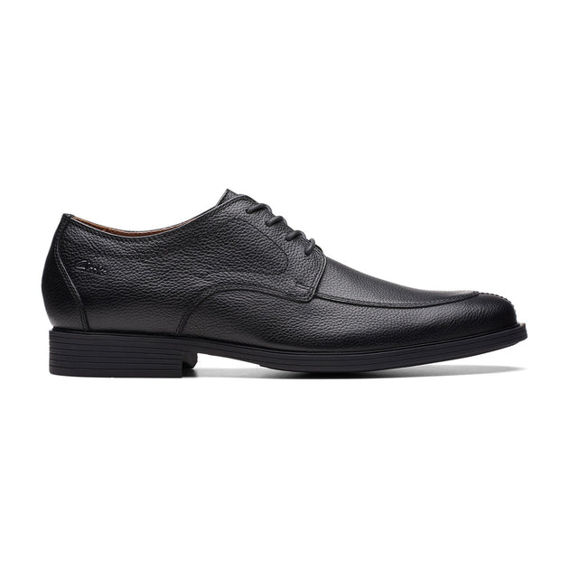 Shop Men’s Shoes Online in Kuwait – Clarks Kuwait